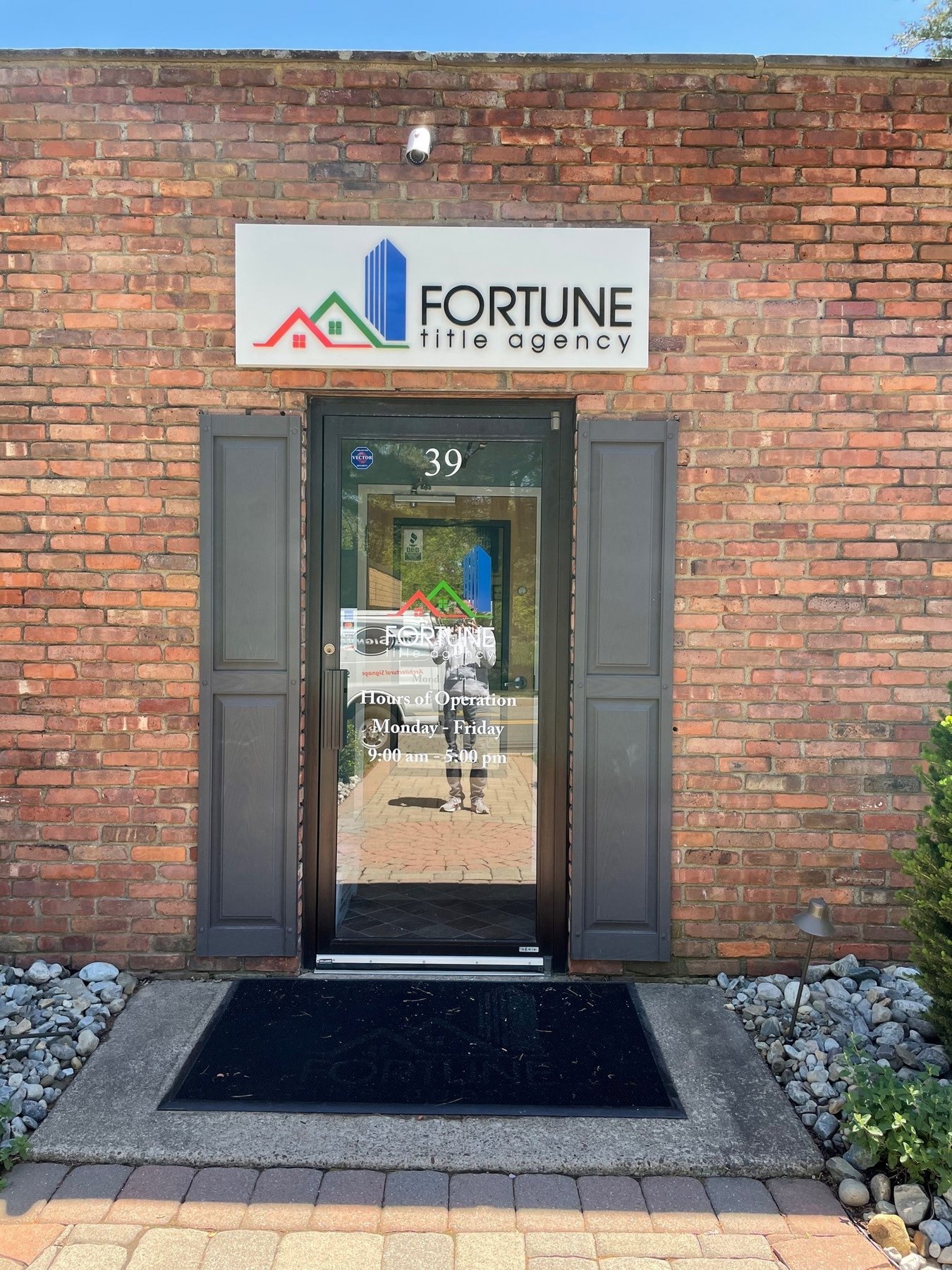Exterior Branding Signs and Graphics Welcome at Fortune Title Agency in ...