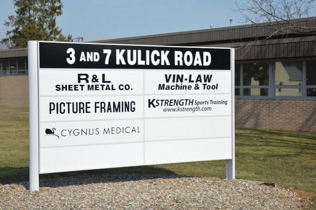 Post and Panel Signs for Multi-Tenant Buildings