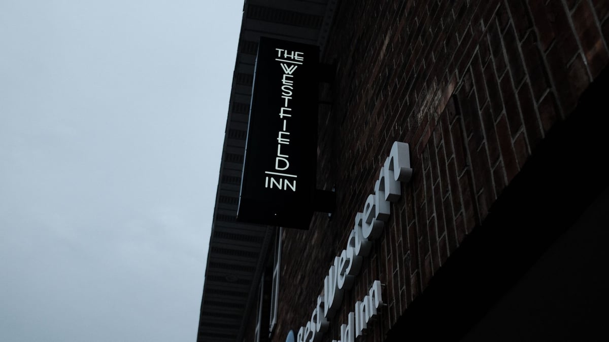 Best Western Inn Illuminates with LED Blade Signs in Westfield NJ!
