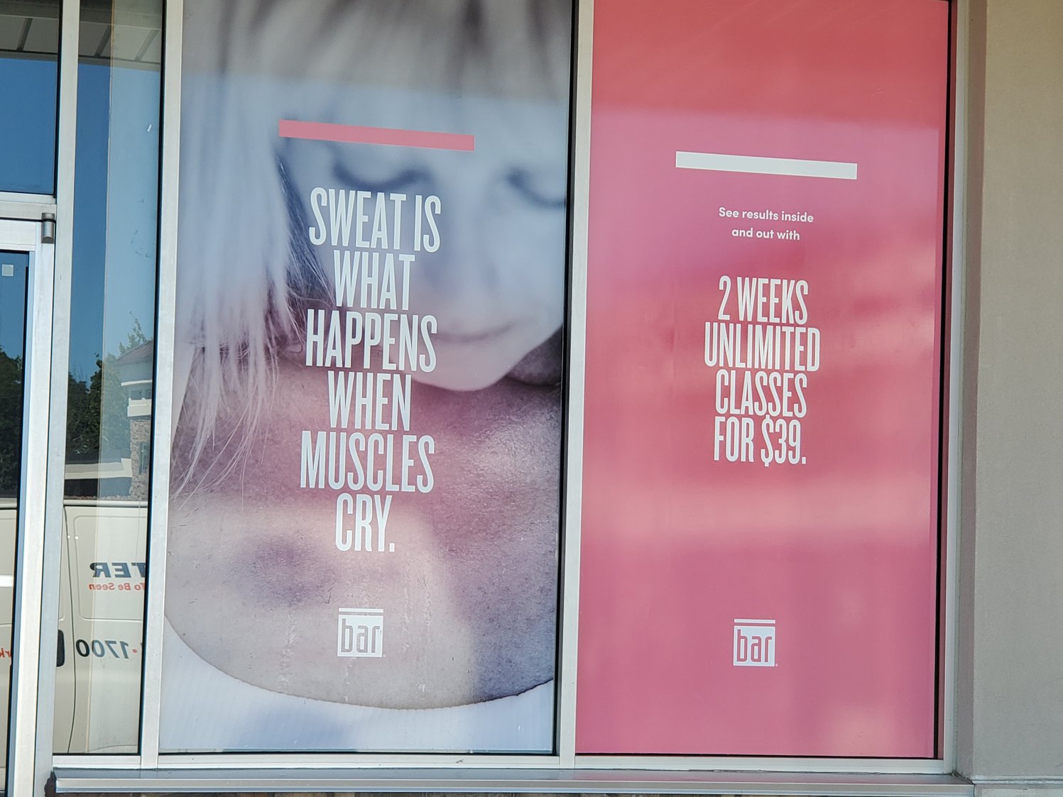 Building a Brand with Effective Retail Signage: Do's and Don'ts